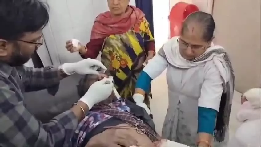 बख्तियारपुर: रवाइच गांव के सामने SH 106 पर अज्ञात वाहन की टक्कर से ई ...